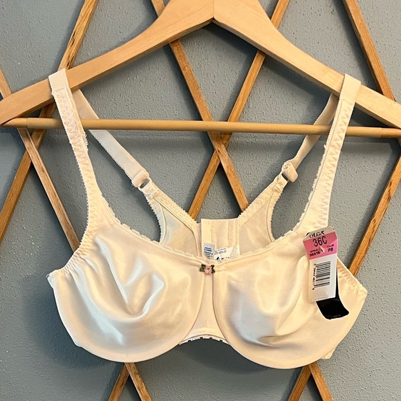 Olga | Intimates & Sleepwear | Nwt Vintage Olga Bra | Poshmark